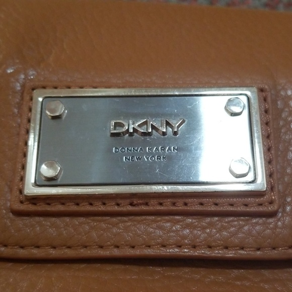 Dkny | Bags | Dkny Tan Shoulder Chain Strap Bag | Poshmark